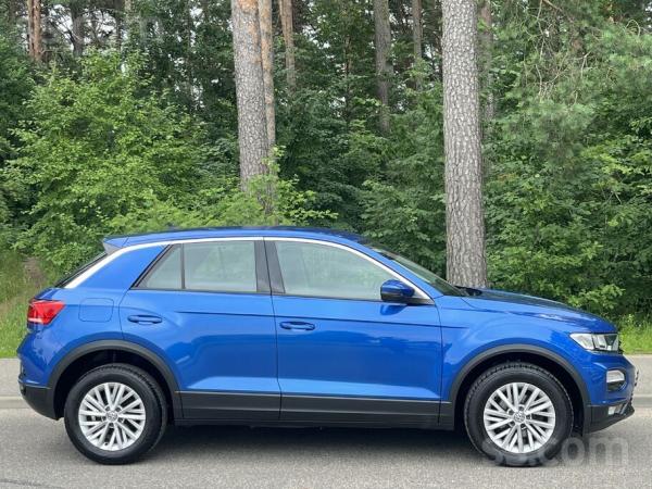 Blue Volkswagen T-Roc 2018 in Valmiera, with an engine capacity of 1.60 L and mileage of 0 thousand km for 15500 €, photo 5 on AUTOMOTO.COM.LV