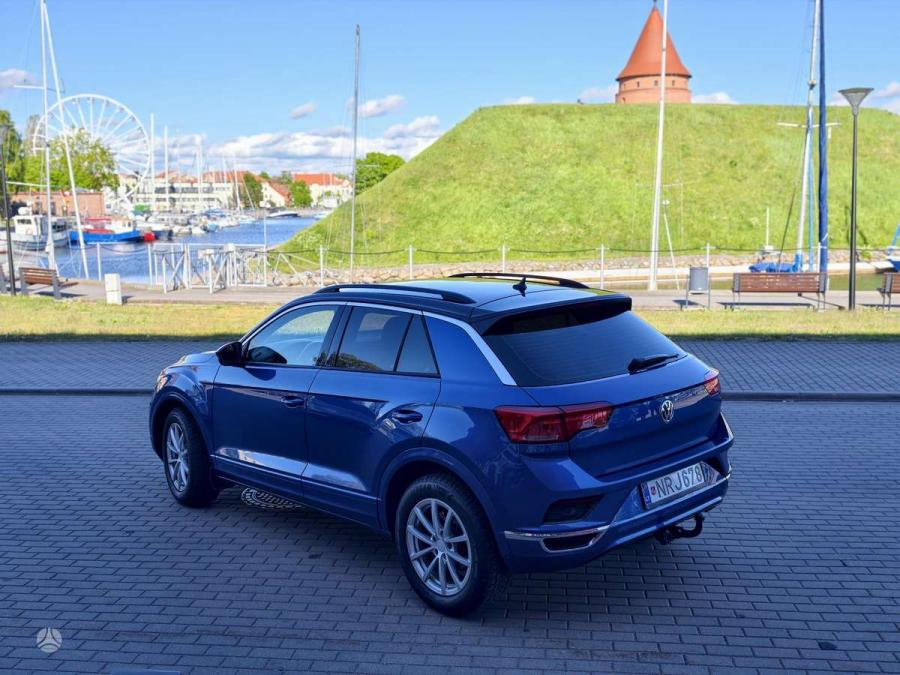 Zils Volkswagen T-Roc 2018 Klaipėda, ar dzinēja tilpumu 1.50 L un nobraukumu 179 tūkst. km par 15200 €, foto 5 vietnē AUTOMOTO.COM.LV
