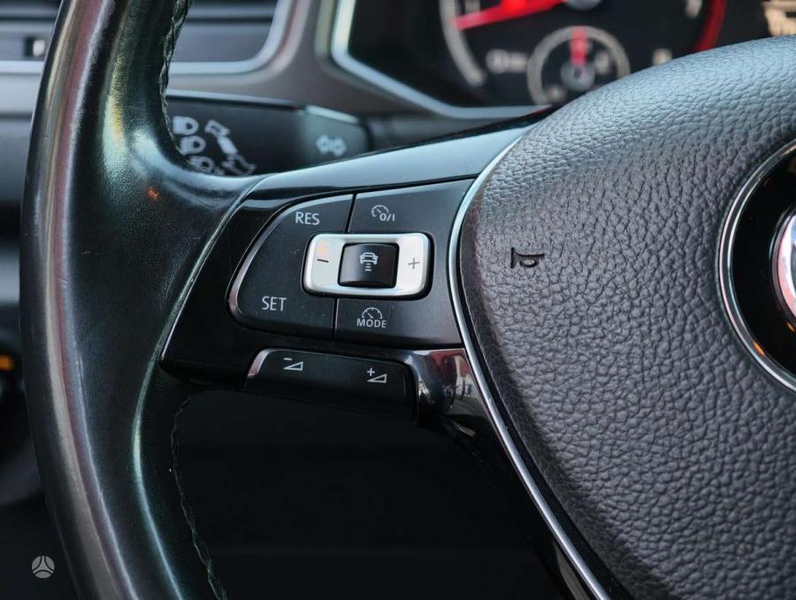 Zils Volkswagen T-Roc 2018 Klaipėda, ar dzinēja tilpumu 1.50 L un nobraukumu 179 tūkst. km par 15200 €, foto 15 vietnē AUTOMOTO.COM.LV