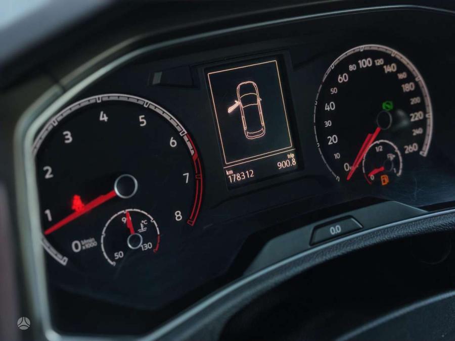 Zils Volkswagen T-Roc 2018 Klaipėda, ar dzinēja tilpumu 1.50 L un nobraukumu 179 tūkst. km par 15200 €, foto 22 vietnē AUTOMOTO.COM.LV