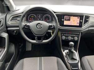 Blue Volkswagen T-Roc 2019 in Kaunas, with an engine capacity of 1.50 L and mileage of 19 thousand km for 23296 €, photo 10 on AUTOMOTO.COM.LV