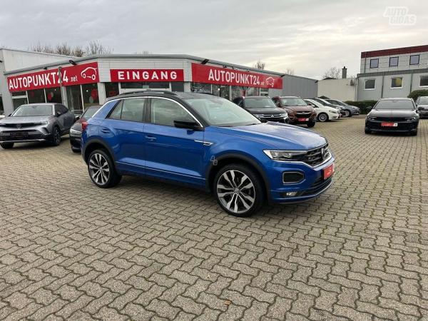 Blue Volkswagen T-Roc 2019 in Kaunas, with an engine capacity of 1.50 L and mileage of 72 thousand km for 23420 €, photo 4 on AUTOMOTO.COM.LV