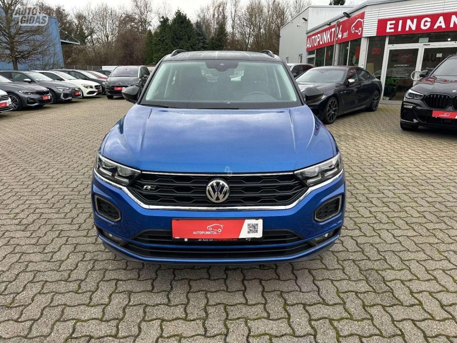 Blue Volkswagen T-Roc 2019 in Kaunas, with an engine capacity of 1.50 L and mileage of 72 thousand km for 23420 €, photo 5 on AUTOMOTO.COM.LV