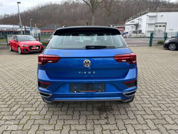 Blue Volkswagen T-Roc 2019 in Kaunas, with an engine capacity of 1.50 L and mileage of 72 thousand km for 23420 €, photo 6 on AUTOMOTO.COM.LV