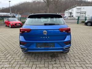 Blue Volkswagen T-Roc 2019 in Kaunas, with an engine capacity of 1.50 L and mileage of 72 thousand km for 23420 €, photo 6 on AUTOMOTO.COM.LV