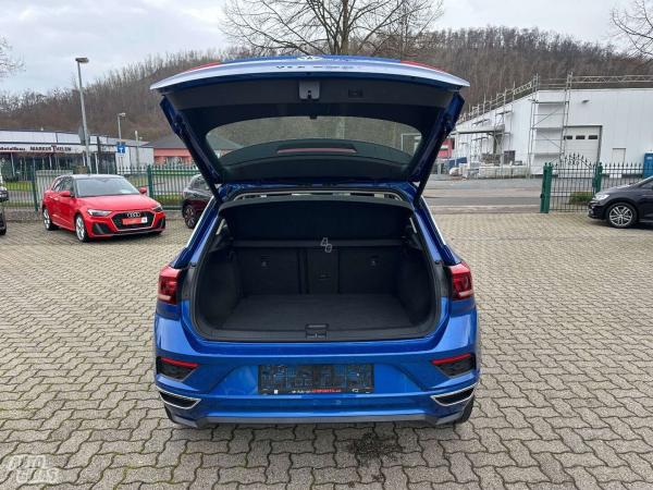 Blue Volkswagen T-Roc 2019 in Kaunas, with an engine capacity of 1.50 L and mileage of 72 thousand km for 23420 €, photo 7 on AUTOMOTO.COM.LV