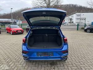 Blue Volkswagen T-Roc 2019 in Kaunas, with an engine capacity of 1.50 L and mileage of 72 thousand km for 23420 €, photo 7 on AUTOMOTO.COM.LV