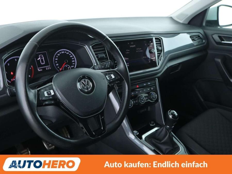 Blue Volkswagen T-Roc 2019 in Kaunas, with an engine capacity of 1.60 L and mileage of 78 thousand km for 21875 €, photo 11 on AUTOMOTO.COM.LV
