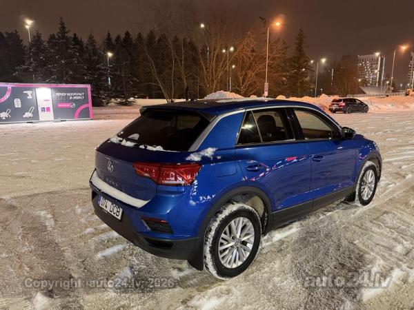 Zils Volkswagen T-Roc 2019 Tallina, ar dzinēja tilpumu 1.00 L un nobraukumu 76 tūkst. km par 15000 €, foto 1 vietnē AUTOMOTO.COM.LV