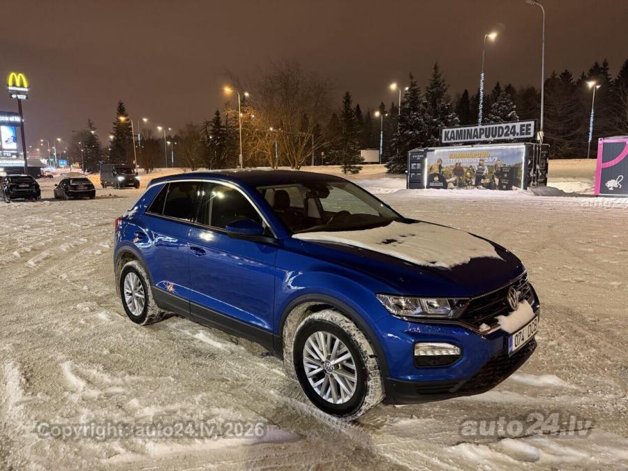 Zils Volkswagen T-Roc 2019 Tallina, ar dzinēja tilpumu 1.00 L un nobraukumu 76 tūkst. km par 15000 €, foto 2 vietnē AUTOMOTO.COM.LV