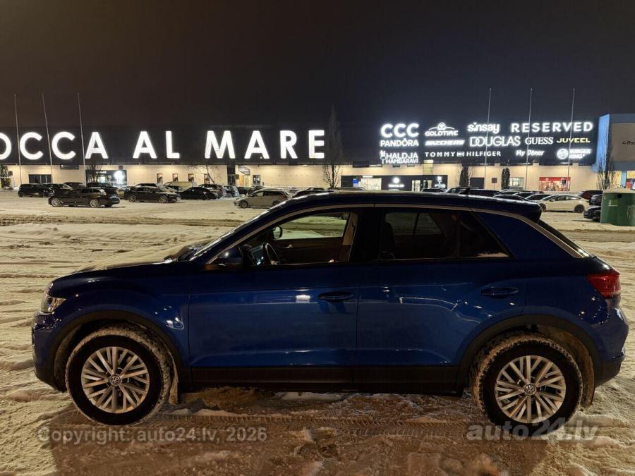 Zils Volkswagen T-Roc 2019 Tallina, ar dzinēja tilpumu 1.00 L un nobraukumu 76 tūkst. km par 15000 €, foto 4 vietnē AUTOMOTO.COM.LV