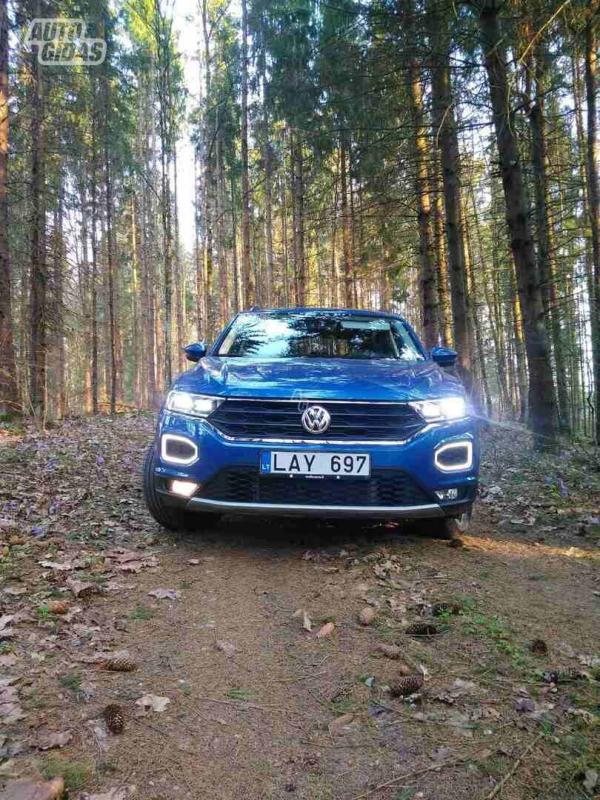 Blue Volkswagen T-Roc 2019 in Trakai, with an engine capacity of 1.50 L and mileage of 214 thousand km for 12400 €, photo 3 on AUTOMOTO.COM.LV