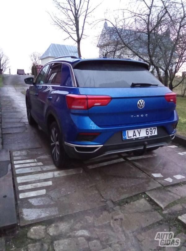 Blue Volkswagen T-Roc 2019 in Trakai, with an engine capacity of 1.50 L and mileage of 214 thousand km for 12400 €, photo 5 on AUTOMOTO.COM.LV