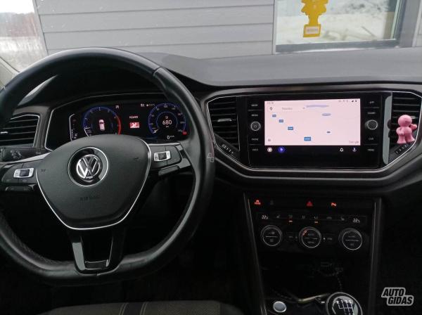 Blue Volkswagen T-Roc 2019 in Trakai, with an engine capacity of 1.50 L and mileage of 214 thousand km for 12400 €, photo 6 on AUTOMOTO.COM.LV
