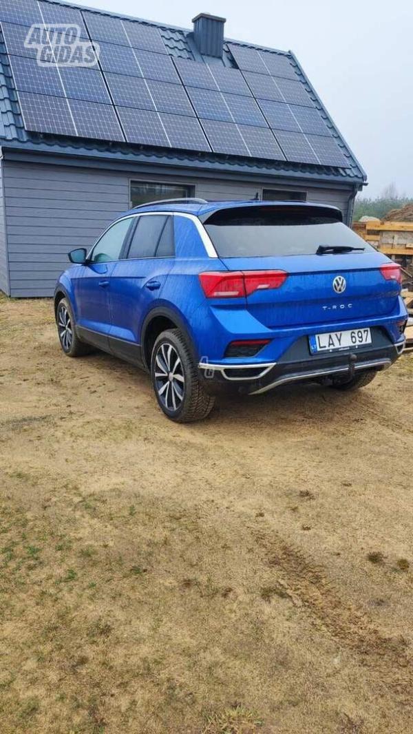 Blue Volkswagen T-Roc 2019 in Trakai, with an engine capacity of 1.50 L and mileage of 214 thousand km for 12400 €, photo 8 on AUTOMOTO.COM.LV