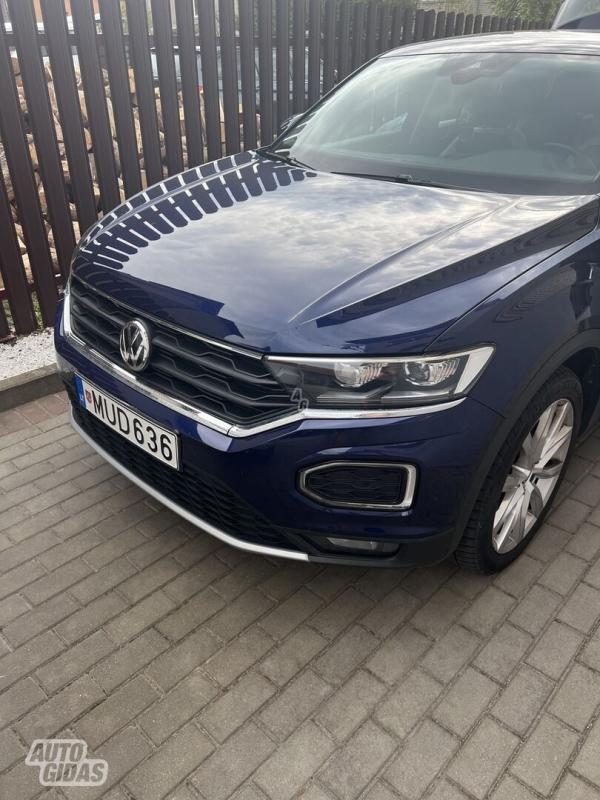 Blue Volkswagen T-Roc 2019 in Kaunas, with an engine capacity of 2.00 L and mileage of 174 thousand km for 18700 €, photo 1 on AUTOMOTO.COM.LV