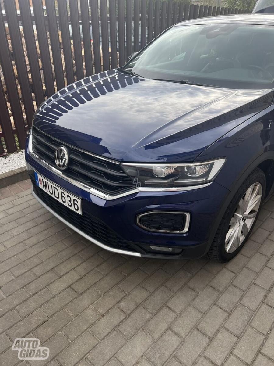 Blue Volkswagen T-Roc 2019 in Kaunas, with an engine capacity of 2.00 L and mileage of 174 thousand km for 18700 €, photo 1 on AUTOMOTO.COM.LV