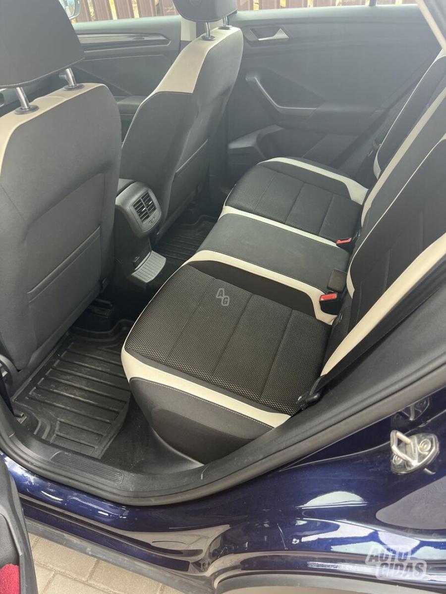 Blue Volkswagen T-Roc 2019 in Kaunas, with an engine capacity of 2.00 L and mileage of 174 thousand km for 18700 €, photo 4 on AUTOMOTO.COM.LV