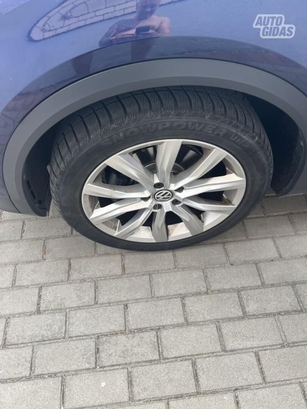 Blue Volkswagen T-Roc 2019 in Kaunas, with an engine capacity of 2.00 L and mileage of 174 thousand km for 18700 €, photo 6 on AUTOMOTO.COM.LV