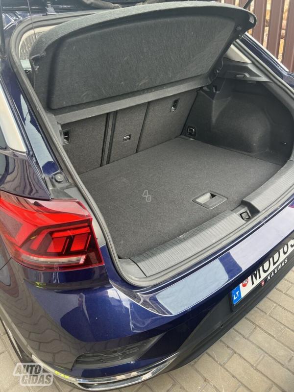 Blue Volkswagen T-Roc 2019 in Kaunas, with an engine capacity of 2.00 L and mileage of 174 thousand km for 18700 €, photo 8 on AUTOMOTO.COM.LV