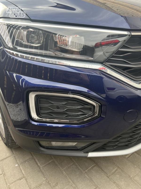 Blue Volkswagen T-Roc 2019 in Kaunas, with an engine capacity of 2.00 L and mileage of 174 thousand km for 18700 €, photo 9 on AUTOMOTO.COM.LV