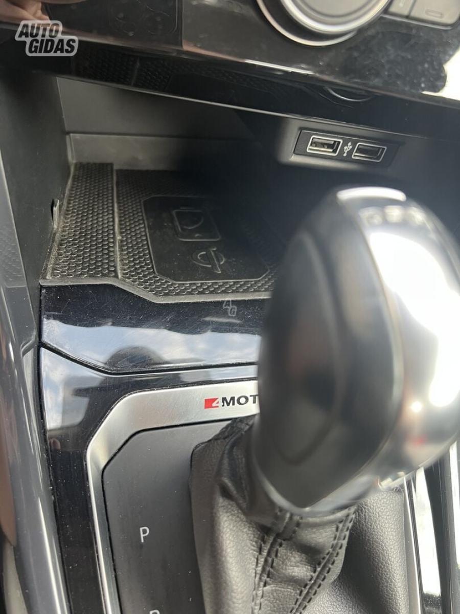 Blue Volkswagen T-Roc 2019 in Kaunas, with an engine capacity of 2.00 L and mileage of 174 thousand km for 18700 €, photo 14 on AUTOMOTO.COM.LV
