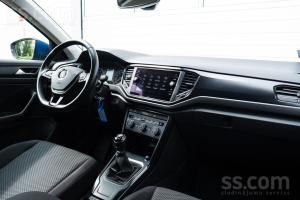 Zils Volkswagen T-Roc 2020 Rīga, ar dzinēja tilpumu 1.00 L un nobraukumu 41 tūkst. km par 19400 €, foto 9 vietnē AUTOMOTO.COM.LV
