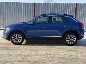 Blue Volkswagen T-Roc 2020 in Vilkaviskis, with an engine capacity of 1.50 L and mileage of 52 thousand km for 19200 €, photo 2 on AUTOMOTO.COM.LV