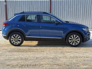 Blue Volkswagen T-Roc 2020 in Vilkaviskis, with an engine capacity of 1.50 L and mileage of 52 thousand km for 19200 €, photo 5 on AUTOMOTO.COM.LV
