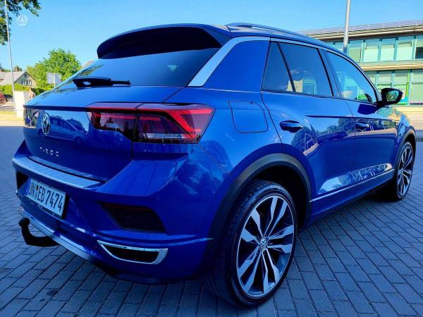 Blue Volkswagen T-Roc 2020 in Moletai, with an engine capacity of 1.97 L and mileage of 288 thousand km for 17450 €, photo 5 on AUTOMOTO.COM.LV