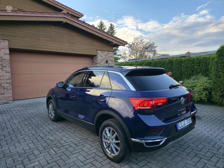 Blue Volkswagen T-Roc 2020 in Vilnius, with an engine capacity of 1.50 L and mileage of 89 thousand km for 18500 €, photo 6 on AUTOMOTO.COM.LV
