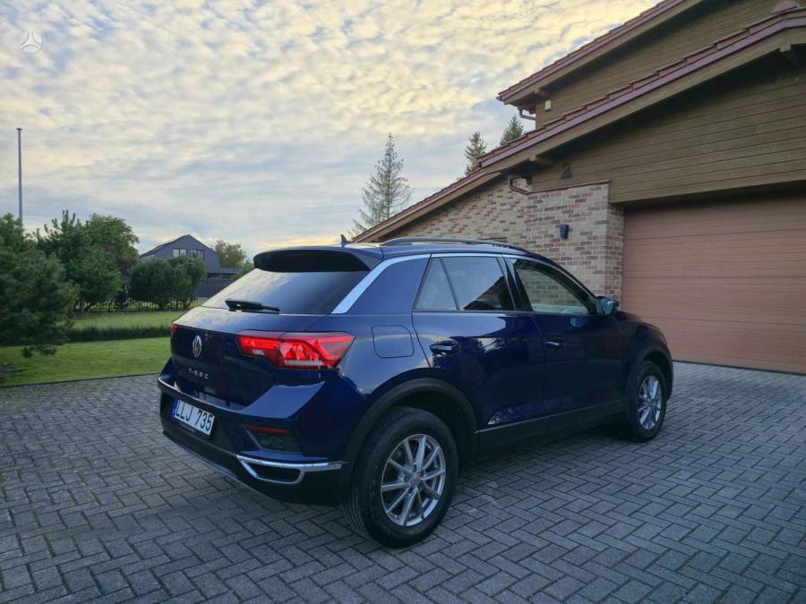 Blue Volkswagen T-Roc 2020 in Vilnius, with an engine capacity of 1.50 L and mileage of 89 thousand km for 18500 €, photo 8 on AUTOMOTO.COM.LV