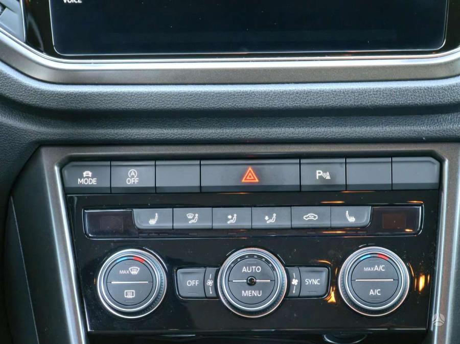 Blue Volkswagen T-Roc 2020 in Vilnius, with an engine capacity of 1.50 L and mileage of 89 thousand km for 18500 €, photo 13 on AUTOMOTO.COM.LV