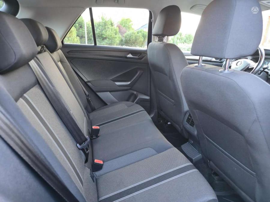 Blue Volkswagen T-Roc 2020 in Vilnius, with an engine capacity of 1.50 L and mileage of 89 thousand km for 18500 €, photo 16 on AUTOMOTO.COM.LV