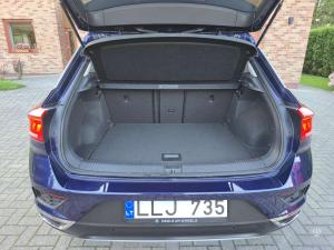 Blue Volkswagen T-Roc 2020 in Vilnius, with an engine capacity of 1.50 L and mileage of 89 thousand km for 18500 €, photo 17 on AUTOMOTO.COM.LV