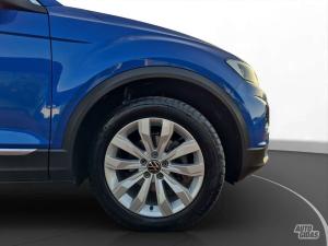 Blue Volkswagen T-Roc 2021 in Kaunas, with an engine capacity of 1.50 L and mileage of 38 thousand km for 25857 €, photo 13 on AUTOMOTO.COM.LV
