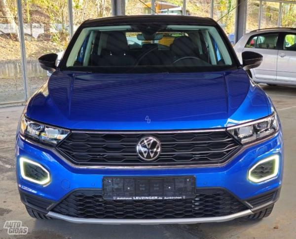 Zils Volkswagen T-Roc 2021 Kauņa, ar dzinēja tilpumu 1.50 L un nobraukumu 45 tūkst. km par 26925 €, foto 2 vietnē AUTOMOTO.COM.LV
