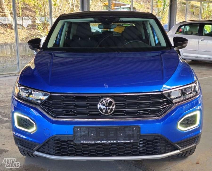 Zils Volkswagen T-Roc 2021 Kauņa, ar dzinēja tilpumu 1.50 L un nobraukumu 45 tūkst. km par 26925 €, foto 2 vietnē AUTOMOTO.COM.LV