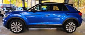 Zils Volkswagen T-Roc 2021 Kauņa, ar dzinēja tilpumu 1.50 L un nobraukumu 45 tūkst. km par 26925 €, foto 4 vietnē AUTOMOTO.COM.LV