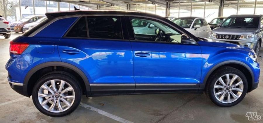 Zils Volkswagen T-Roc 2021 Kauņa, ar dzinēja tilpumu 1.50 L un nobraukumu 45 tūkst. km par 26925 €, foto 5 vietnē AUTOMOTO.COM.LV