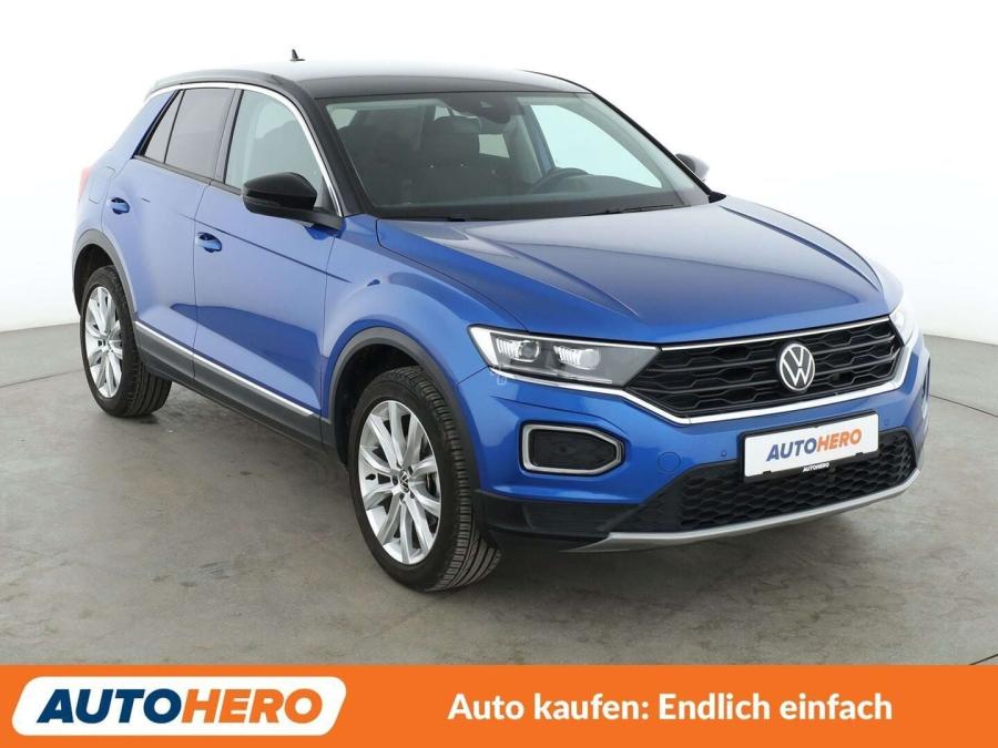 Blue Volkswagen T-Roc 2021 in Kaunas, with an engine capacity of 1.50 L and mileage of 29 thousand km for 28261 €, photo 8 on AUTOMOTO.COM.LV
