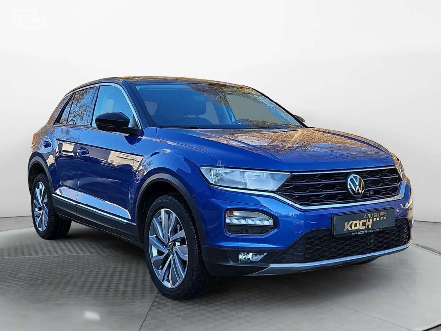 Blue Volkswagen T-Roc 2021 in Kaunas, with an engine capacity of 1.50 L and mileage of 87 thousand km for 24388 €, photo 5 on AUTOMOTO.COM.LV