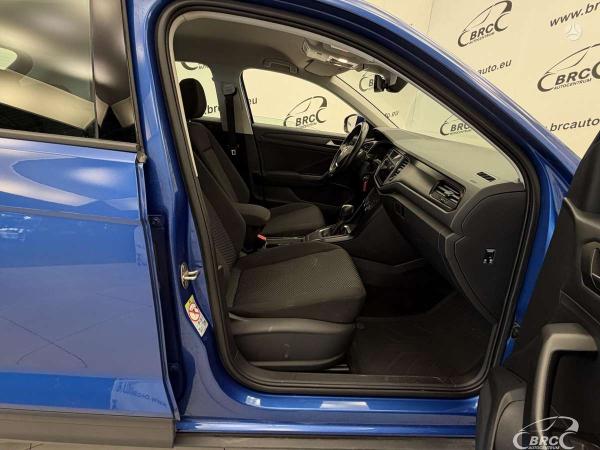 Zils Volkswagen T-Roc 2021 Viļņa, ar dzinēja tilpumu 1.50 L un nobraukumu 183 tūkst. km par 12500 €, foto 5 vietnē AUTOMOTO.COM.LV