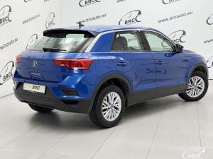 Blue Volkswagen T-Roc 2021 in Vilnius, with an engine capacity of 1.50 L and mileage of 183 thousand km for 12500 €, photo 4 on AUTOMOTO.COM.LV