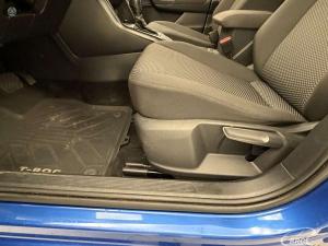 Blue Volkswagen T-Roc 2021 in Vilnius, with an engine capacity of 1.50 L and mileage of 183 thousand km for 12500 €, photo 23 on AUTOMOTO.COM.LV
