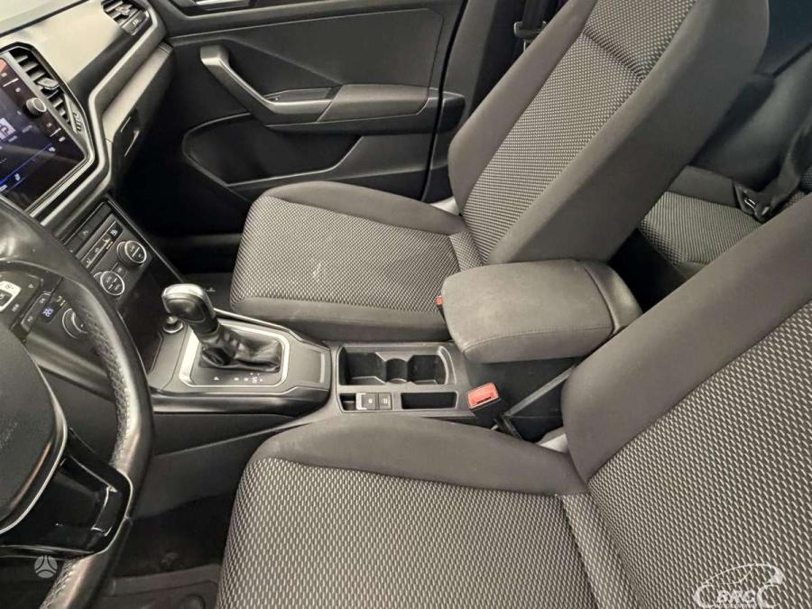 Blue Volkswagen T-Roc 2021 in Vilnius, with an engine capacity of 1.50 L and mileage of 183 thousand km for 12500 €, photo 25 on AUTOMOTO.COM.LV