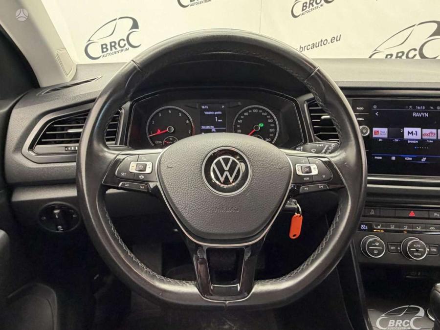Blue Volkswagen T-Roc 2021 in Vilnius, with an engine capacity of 1.50 L and mileage of 183 thousand km for 12500 €, photo 28 on AUTOMOTO.COM.LV