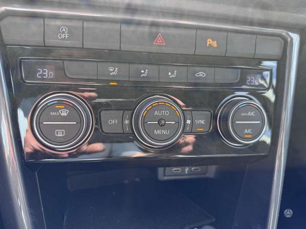 Zils Volkswagen T-Roc 2021 Kauņa, ar dzinēja tilpumu 1.97 L un nobraukumu 100 tūkst. km par 7900 €, foto 10 vietnē AUTOMOTO.COM.LV