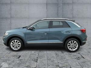 Blue Volkswagen T-Roc 2022 in Kaunas, with an engine capacity of 1.50 L and mileage of 65 thousand km for 27385 €, photo 4 on AUTOMOTO.COM.LV
