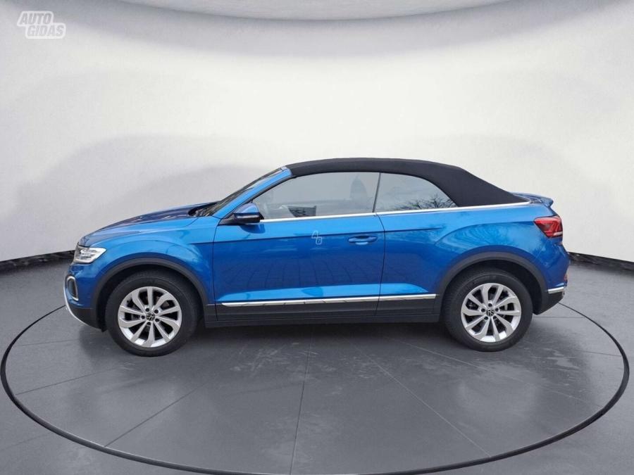 Blue Volkswagen T-Roc 2022 in Kaunas, with an engine capacity of 1.50 L and mileage of 23 thousand km for 30053 €, photo 3 on AUTOMOTO.COM.LV
